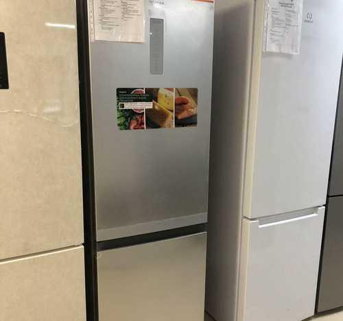 Холодильник Hotpoint HTS 9202I SX O3 серебро