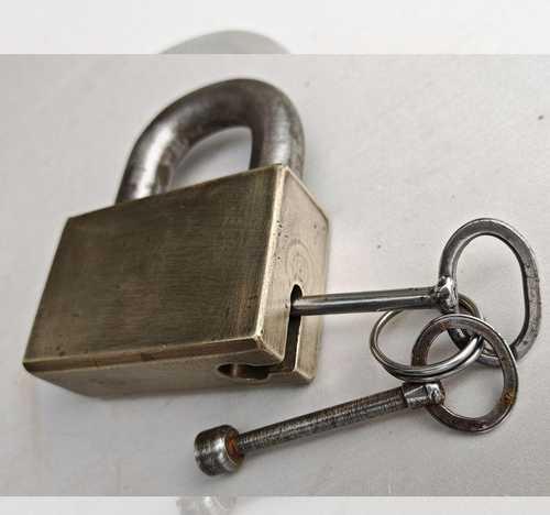 Замок гаражный навесной