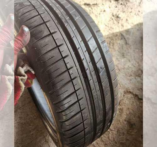 Michelin Pilot Sport 3 235/45 R18 98Y