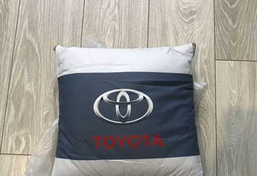 Подушка с логотипом KIA и Toyota (новые)