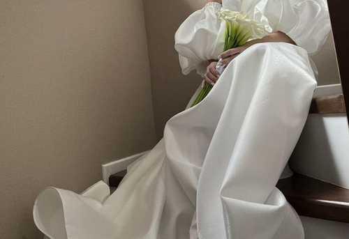 Свадебное платье со шлейфом 42 44