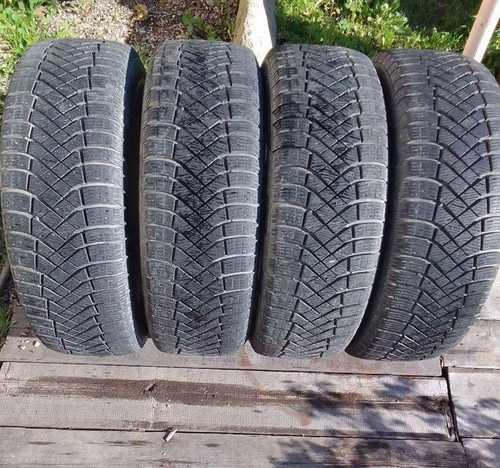 Pirelli Ice Zero FR 215/60 R17