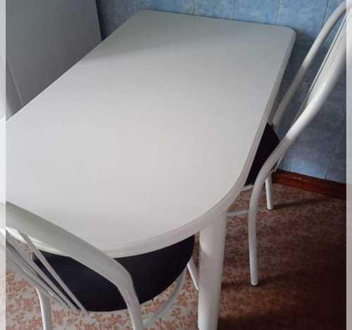 Продам кухонный стол и 2стула
