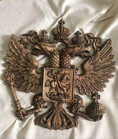 Резное панно из ясеня герб РФ в подарок