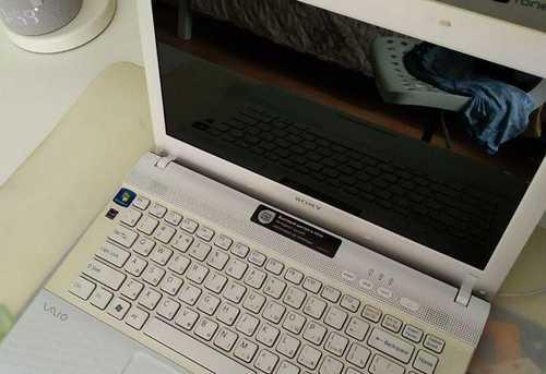 Ноутбук Sony Vaio pcg-61b11v