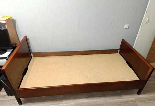 Кровать деревянная, односпальная