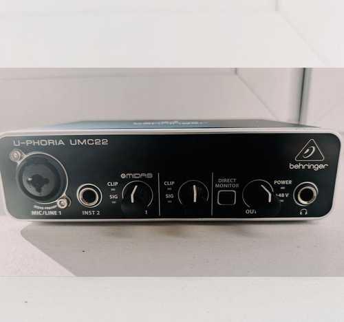 Звуковая карта behringer umc22