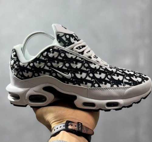 Кроссовки Nike Air Max Plus X Dior