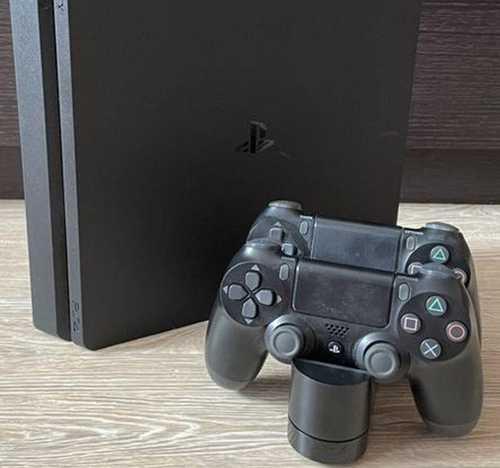 Sony PS4 slim + 70 игр + 2 геймпада