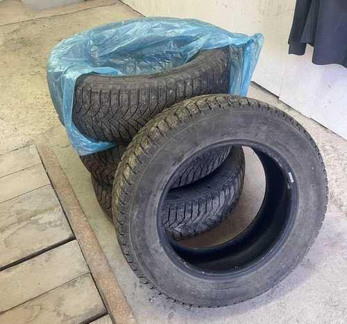 Triangle PS01 215/60 R16 99T