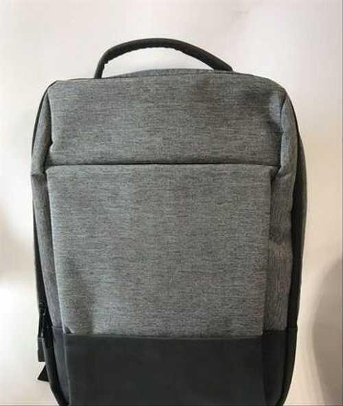 Серый рюкзак для компьютера