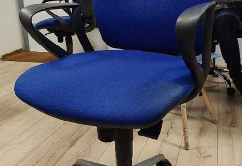 Компьютерное кресло синее