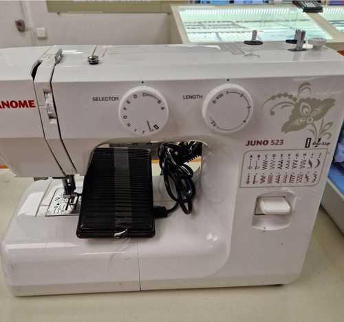 Швейная машина Janome Juno 523