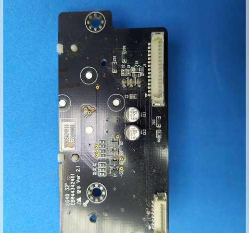 Кнопка и IR EBR44342401 снят с телевизор LG 32LG40