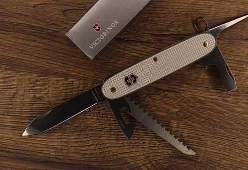 Нож Victorinox Farmer X Alox 0.8271.26 Оригинал
