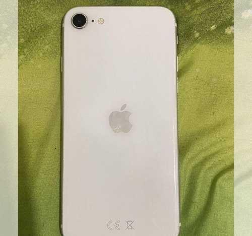 iPhone SE, 64 ГБ