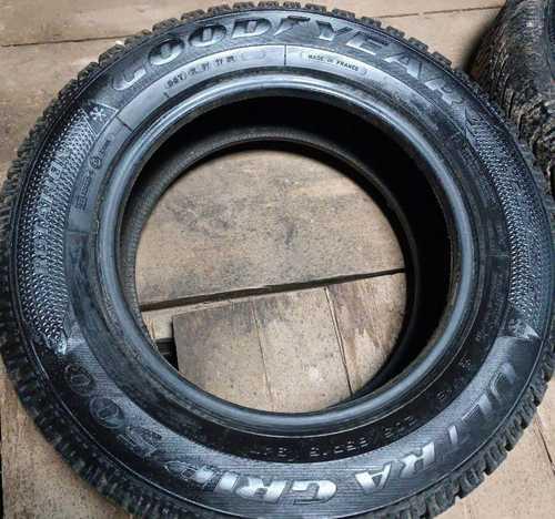 Goodyear UltraGrip 500 205/65 R15 94T