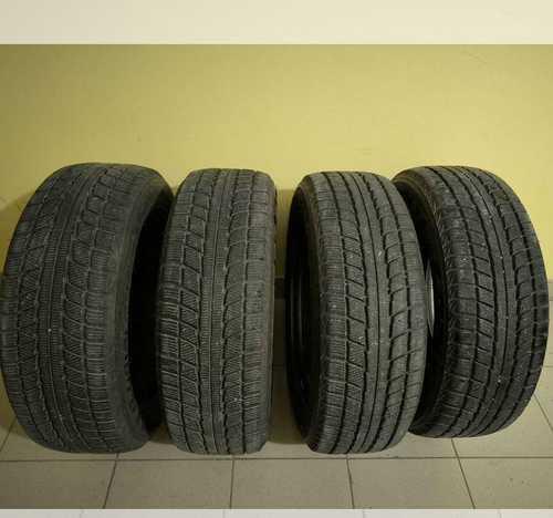 Triangle TR777 215/60 R17 96H