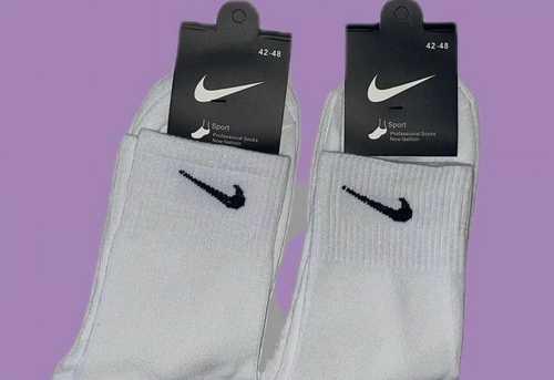 Носки Nike высокие белые и чёрные