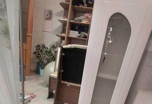 Зеркало для ванной с шкафчиком и подсветкой бу