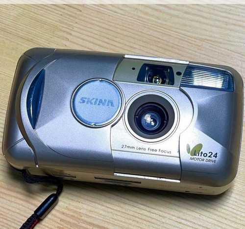 Винтажный пленочный фотоаппарат Skina Lito 24