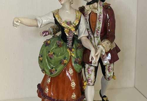 Старинная фарфоровая статуэтка Танцующая пара
