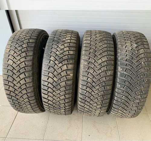 Michelin X-Ice North 4 225/70 R16