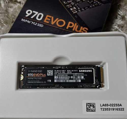 SSD M.2 Samsung 970 EVO Plus 1TB (Наработка 2 дня)