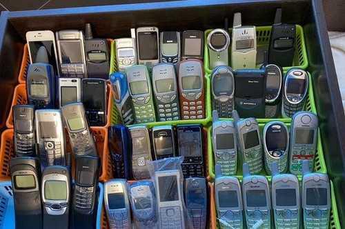 Коллекция мобильных телефонов
