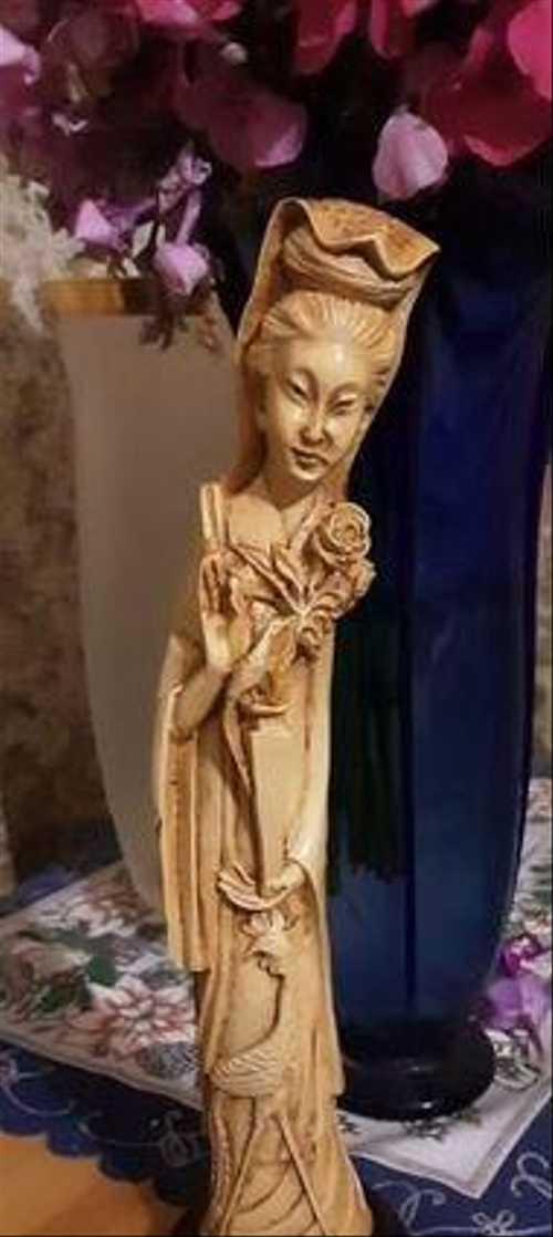 Уникальная антикварная статуэтка богини Гуань инь