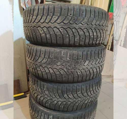 Bridgestone Blizzak Ice 215/55 R17