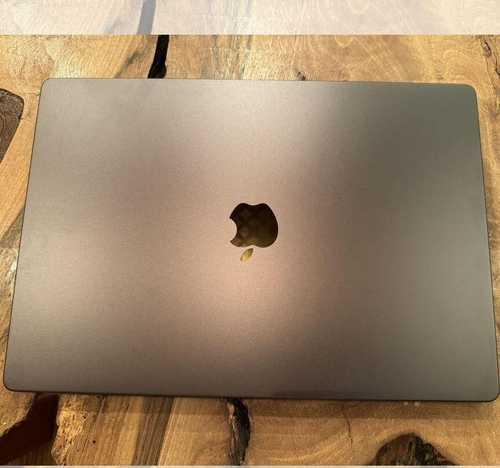 MacBook Pro 16 2023 M3 Pro/36 GB/512 SSD/15 циклов