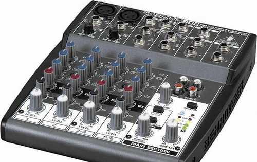 Микшерный пульт Behringer 802