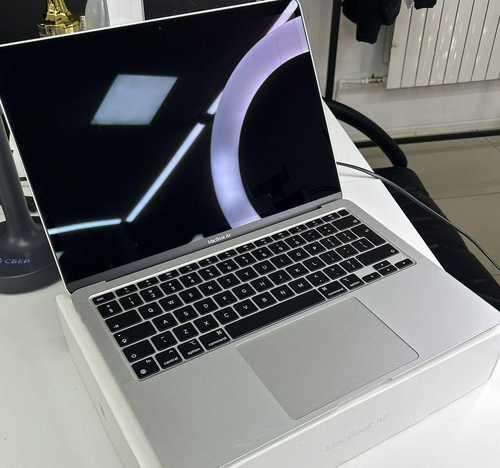 MacBook Air 13 (2020, M1), 256 ГБ, M1 (8-core), RAM 8 ГБ, GPU 8-core