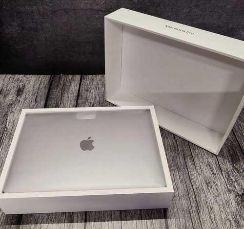 Ноутбук Apple MacBook Pro 13" Model A2251 2020 i7