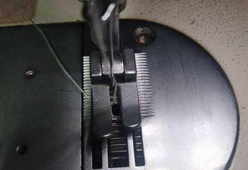 Промышленная швейная машина с шагающей лапкой