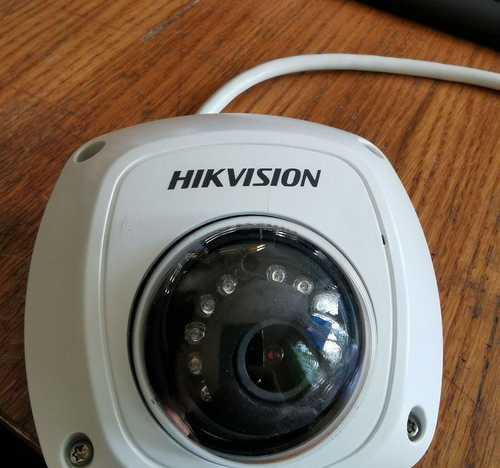 Видеокамера ip Hikvision ds-2cd2512f-is б/у