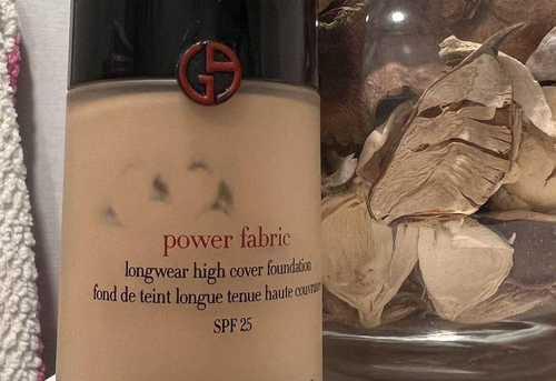 Тональный крем Giorgio Armani Power Fabric