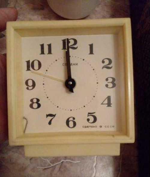 Часы будильник СССР Севани