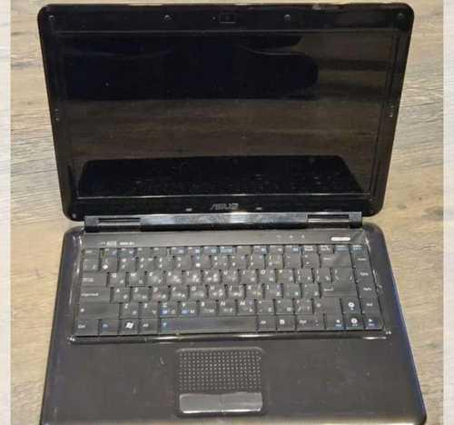 14" ASUS K40AB, Turion X2, RAM 4 ГБ, 250 ГБ, ATI Mobility Radeon HD 4570