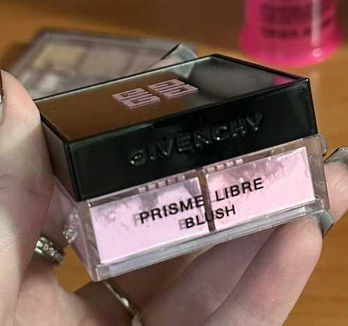 Givenchy румяна