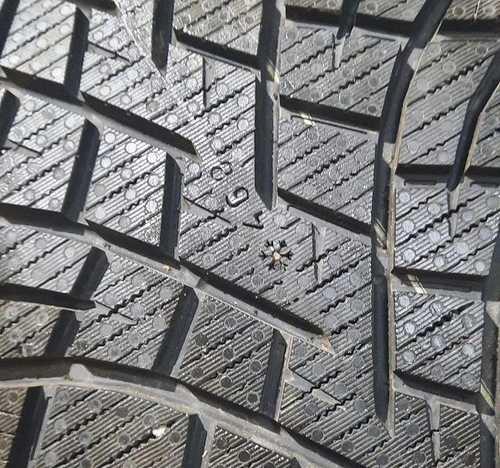 Nokian Tyres Hakkapeliitta R5 245/40 R20 99T
