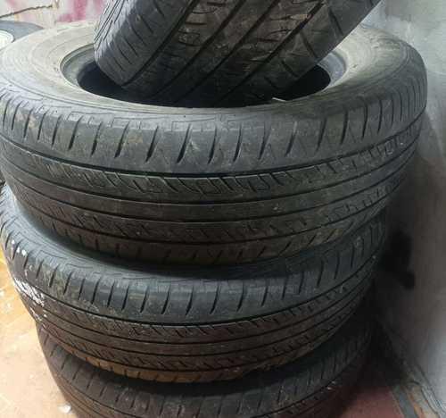 Dunlop Grandtrek PT2 215/65 R16 102