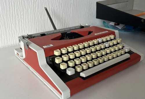 Пишущая машинка unis DE Luxe