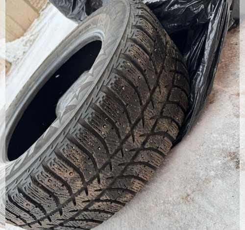 Bridgestone Ice Cruiser 5000 215/60 R16