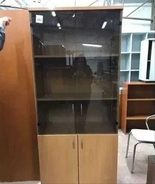 Шкаф со стеклом
