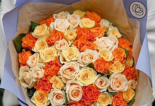 Букет из 51 жёлтой, оранжевой и кремовой розы 35-4