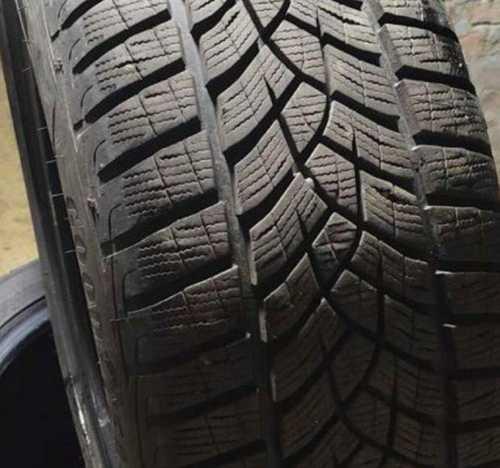 Goodyear UltraGrip Performance  235/50 R19 103V