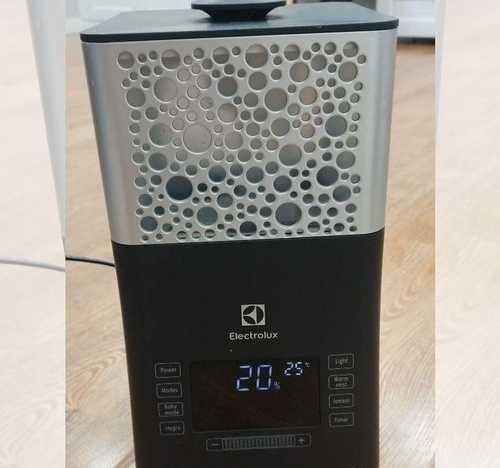 Увлажнитель Electrolux EHU-3710