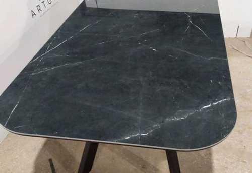 Большой кухонный стол из керамогранита